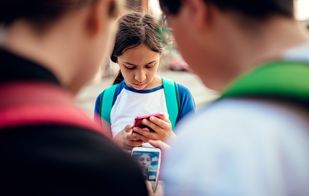 How to help with cyberbullying | Parents | National Geographic Kids